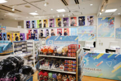 【ホロライブ】「ホロ活」の新拠点は大型イベント級に見どころ満載！ ファンなら「hololive production official ...