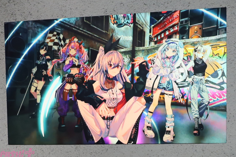 【ホロライブ】「FLOW GLOW(フロウ グロウ)」を推したくなる。もう一度来たくなる…！ 原宿の街に異彩を放つ「HOUSE OF FLOW GLOW」をフォトレポート - PASH ...